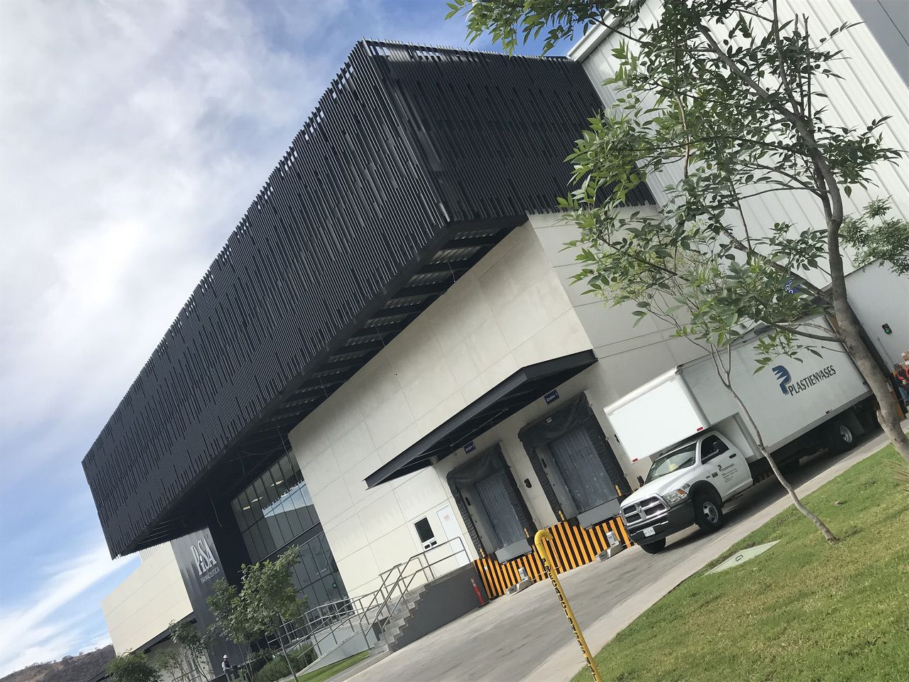 Fachada Laboratorios Pisa – Amevec