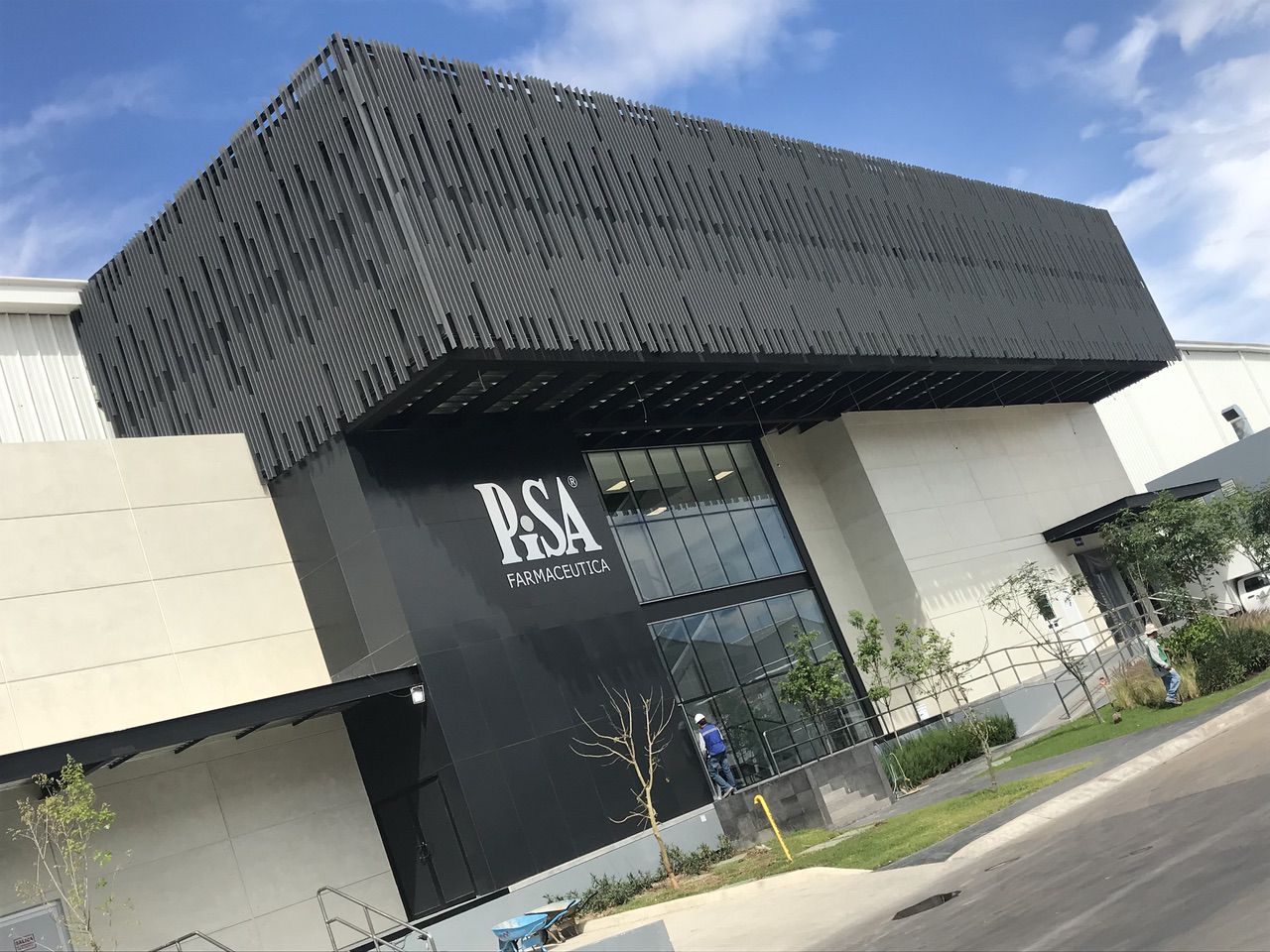 Fachada Laboratorios Pisa – Amevec