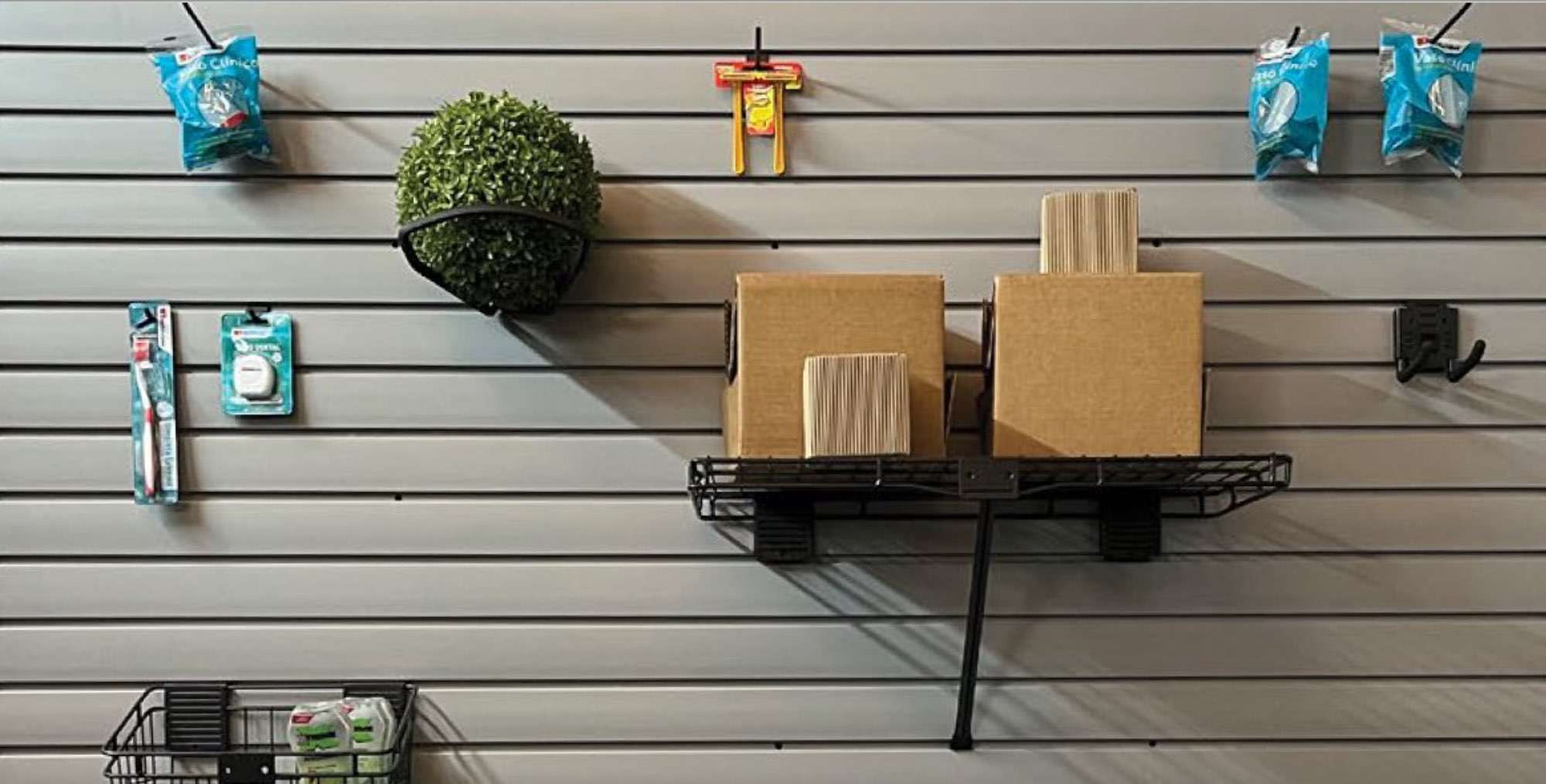 Paneles Ranurados de PVC: la solución de organización ideal para el ...