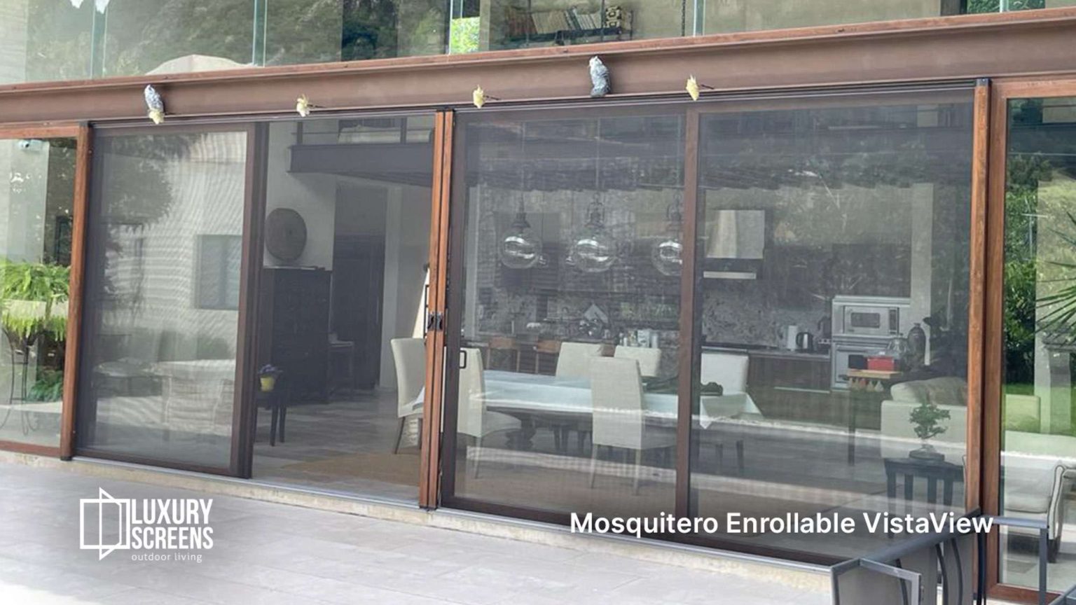 Horizon y VistaView: Mosquiteros enrollables para grandes espacios – Amevec